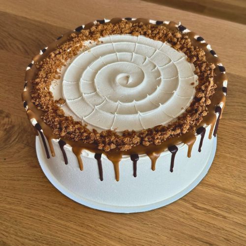Chocolate & Biscoff Cake | Celebration Cakes | Buds Cafe Radyr